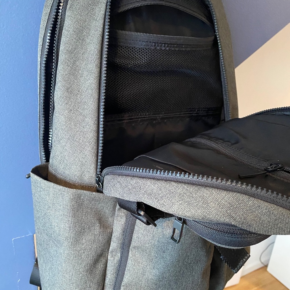 Lululemon Cruiser Backpack - Gem